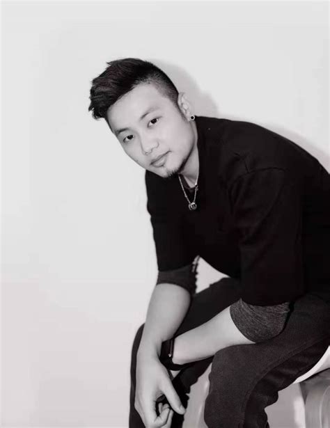 校友——杨希 攀枝花学院艺术学院