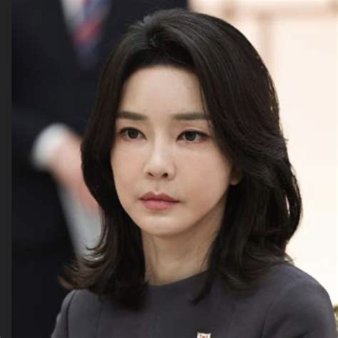 金建希キムゴンヒの髪はかつら？画像や動画で検証してみた！