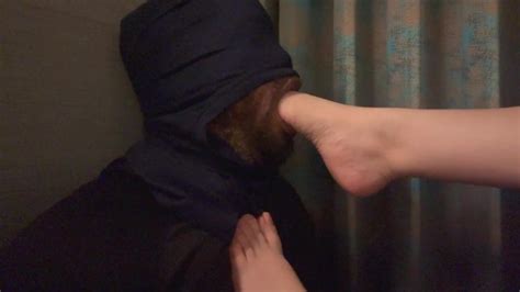 Para O Dia Dos Namorados Ele Deepthroats Meus Dedos Do Pé Engasgando