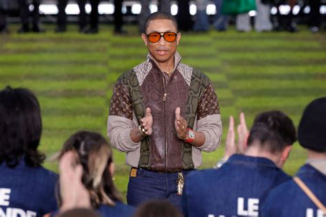 Pharrells Response To Drakes Disses A Fan Of Music Media Take Out