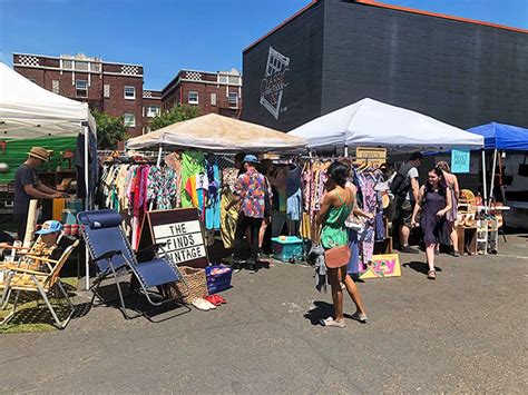 The Massive Flea Market In Oregon Thats Too Good To Pass Up