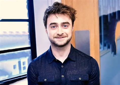 Daniel Radcliffes Shirtless Drag Debut In ‘miracle Workers