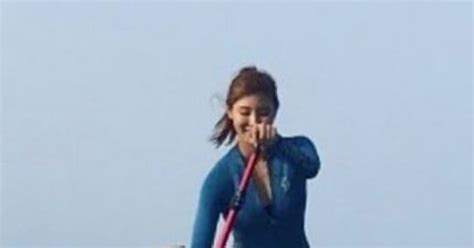 강소연 패들 보드 여신 변신탄탄한 몸매구릿빛 피부로 섹시미 ↑
