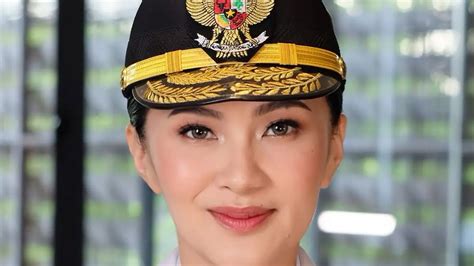 Berita Potret Sherly Tjoanda Yang Resmi Jadi Gubernur Maluku Utara Hari