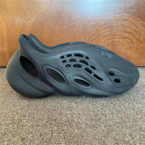 Adidas Yeezy Foam Rnr Onyx Size 9 Mens Depop