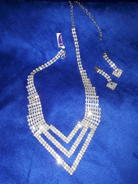 Кольє з камінням — ціна 99 грн у каталозі Інші аксесуари Купити аксесуари за доступною ціною на