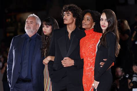 Photo Luc Besson Avec Virginie Besson Silla Et Leurs Enfants Thalia Besson Mao Besson Et
