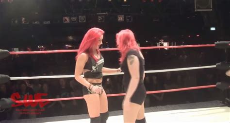 Saraya Knight kicks Kay Lee Ray between the legs and throws her out the ring : r ...