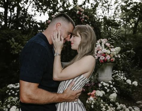 테일러 스위프트 미식축구 스타 켈시와 약혼…7억 반지·트럼프 축하까지