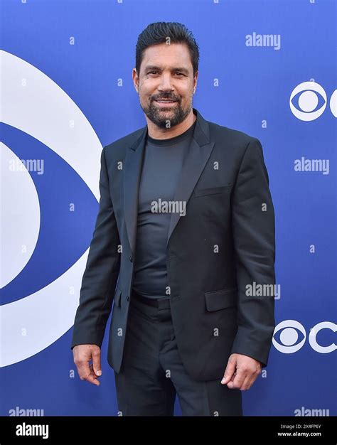 Manu Bennett Arriving To The Cbs 2024 2025 Fall Schedule Celebration