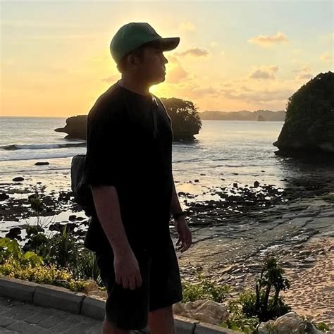 Pully Pully Salon • Threads Say More