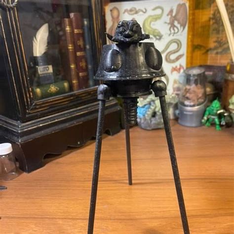 👽 Articulated War Of The Worlds Tripod Fighting Machine And Martian