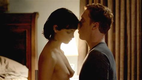 Morena Baccarin Topless Scene Homeland On Scandalplanetcom In English Porn By Celeb Matrix
