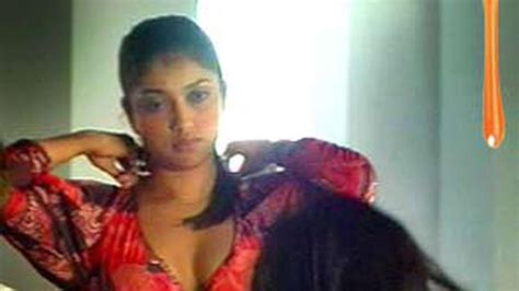 Sex Appeal Di Mata Sarah Azhari Showbiz