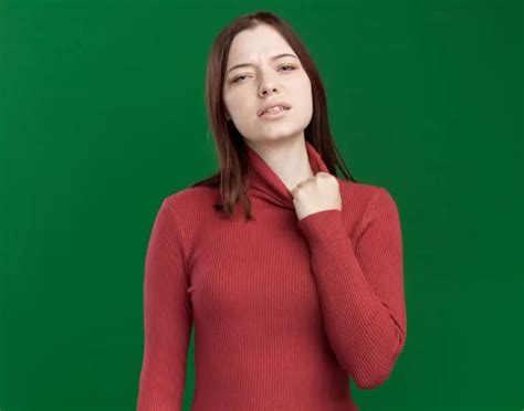 Female Swollen Thyroid Causes Symptoms And Non‑surgical Treatments