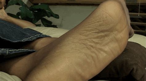 Smelly Stockinged Feet Of Saphire Pt 3 Hfw Clips4sale