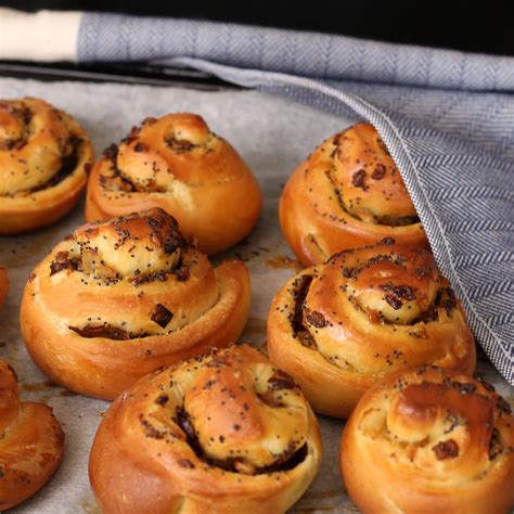 Bialy Buns Thyme And Sage