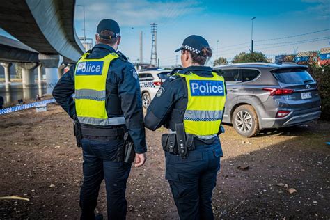 Can Police Officers Wear Jewelry