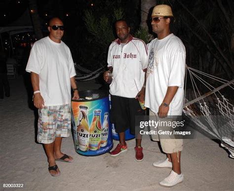 Nfl Player James Farrior D Cherry And Nfl Player Jamie Sharper Pose News Photo Getty Images