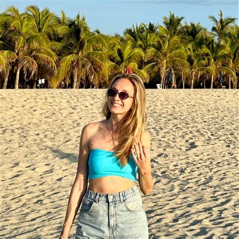 אלינה נוודות דיגיטלית