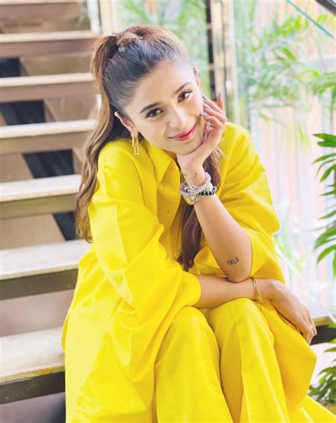 Aima Baig The Melodic Journey Of A Pakistani Singer Scriptwriter