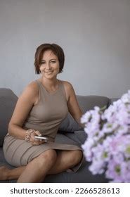 11 Tausend Over 30 Year Old Woman Lizenzfreie Bilder Stockfotos Und