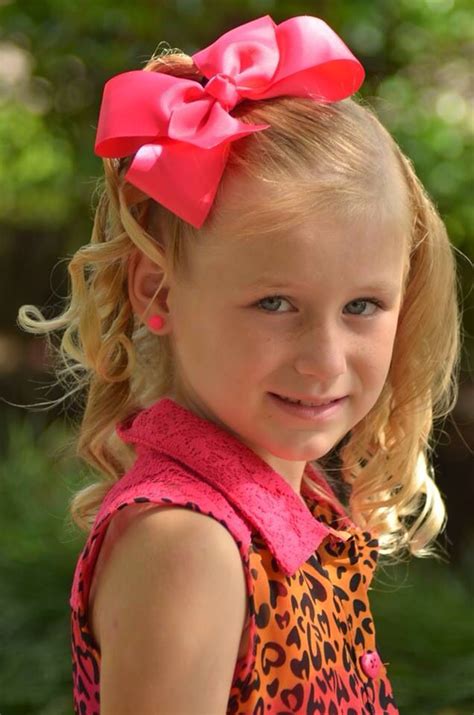 Aleya Modeling Model Poses Model Poses