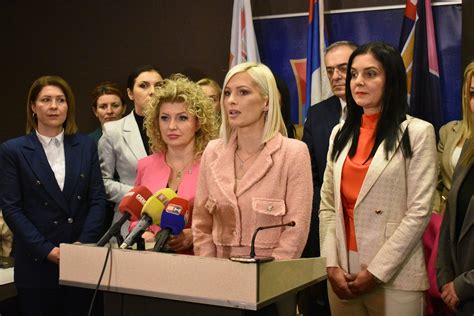 Jedini Kandidat Biljana Lukić Izabrana Za Predsjednika Aktiva žena Sds A Bl Portal