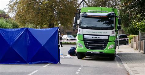West Wickham Crash Man In 70s Dies After Being Hit By Bin Lorry Mylondon