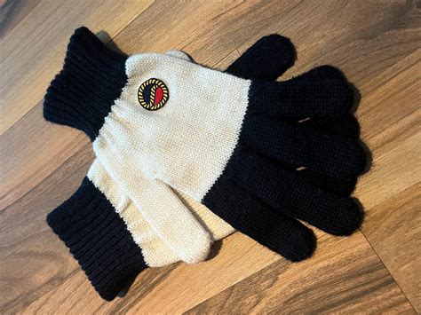 Busnel Hansker Reservert Finn Torget