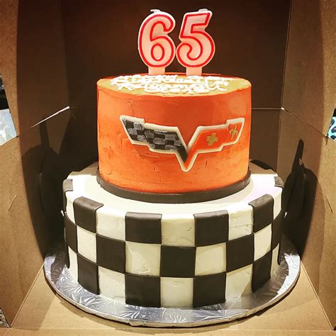The Corvette Cake This Is A Two Tier Pamtasticbakeshop