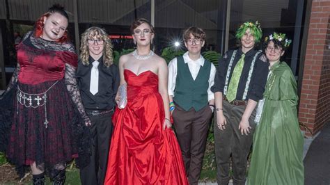 Bellbird Park State Secondary College Seniors Celebrate At Formal The