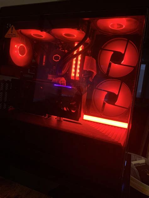 Hyte Y40 Build Rhyte
