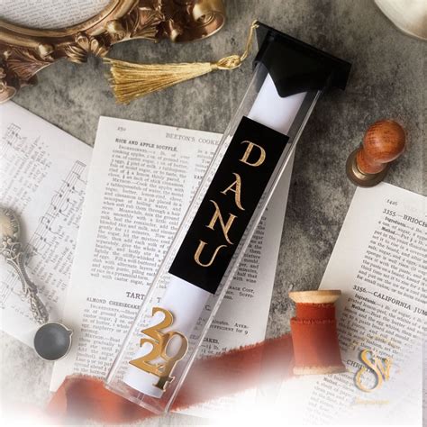 Jual Tabung Wisuda Toga Tabung Akrilik Graduation Atribut Wisudaan