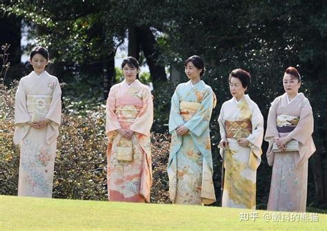宛如百花争艳！爱子公主首次穿和服亮相，时尚评论家也赞不绝口 知乎