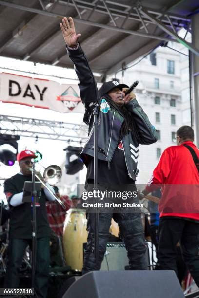 1269 Dj Kool Photos And High Res Pictures Getty Images