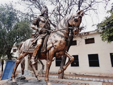 Maharaja Ranjit Singh Fiberglass Statue For Exterior Decor Size