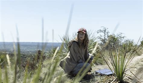 Sarah Arriesga Su Vida Para Encontrar A Wendell En El 7x04 De Fear The