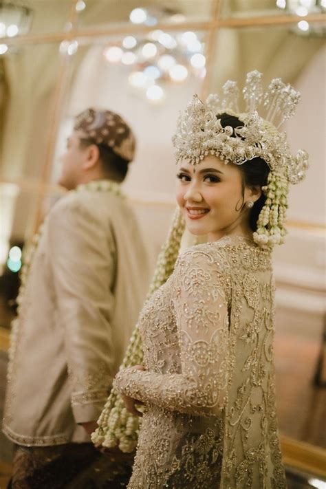 Romantic Palace Garden Theme Pada Pernikahan Syifa And Pakin Warna Kebaya Kebaya Akad Nikah