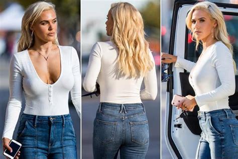 Wwe Diva Lana Flaunts Curves In Tight Jeans And Revealing Top In The La
