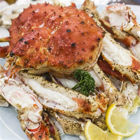 How To Eat King Crab Legs