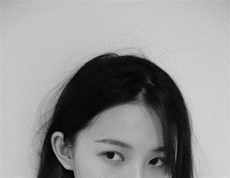 曝胡先熙两任女友系同班同学？女方好友否认恋情