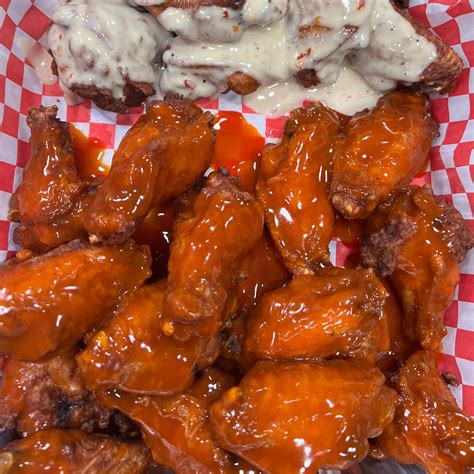 100pc Traditional Wings Bone In Whalf Pan Fries Louie Legends