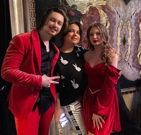 Сын Королевой от Тарзана стал копией Николаева