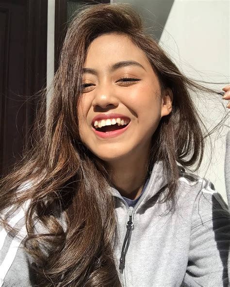 5 Hal Yang Membuat Cewek Akan Kelihatan Cantik Maksimal Di Hadapan