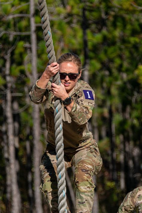 Capt Alexandra Cartee Active Duty To Army Reserve Opens A World Of Opportunity U S Army