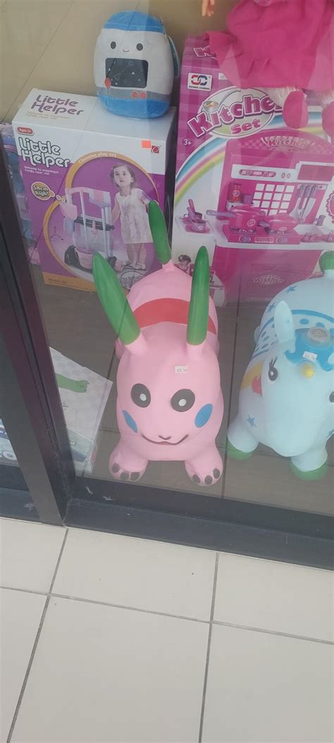 Found This Weird Pikachu In The Wild Is It A Shiny R Pokemongo