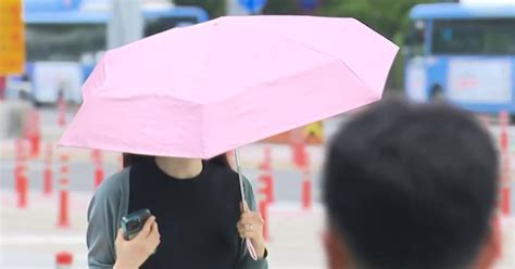 날씨 이불 두 개 덮고 온풍기까지 튼 격내일이 절정