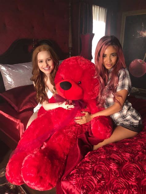 Pin By Kayli Bossard On Riverdale Cast Riverdale Cheryl Riverdale Vanessa Morgan