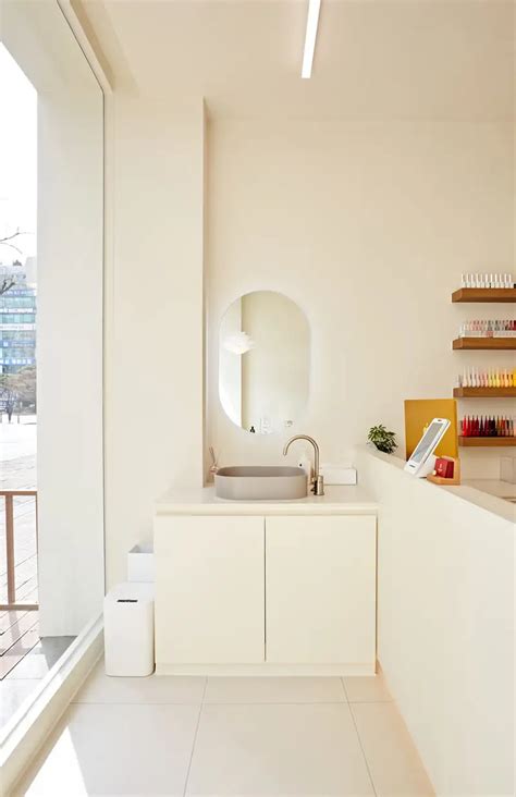 깔끔한 화이트톤 모던 16평 네일아트샵 인테리어 부천 원미동